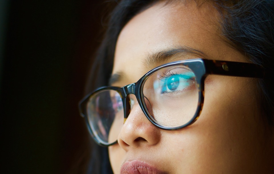 Eyesight 101: Do you need glasses? | Arizona Retinal Specialists